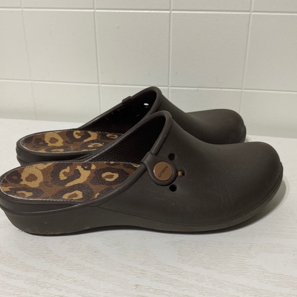CROCS | Shoes | Crocs Womens Mule Clog Shoes Brown Comfort Round Toe ...